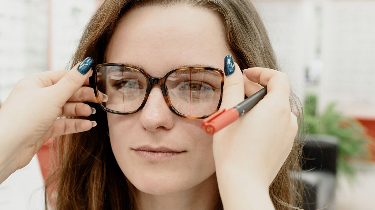 How to Measure Your Pupillary Distance (PD): A Complete Step-by-Step G ...